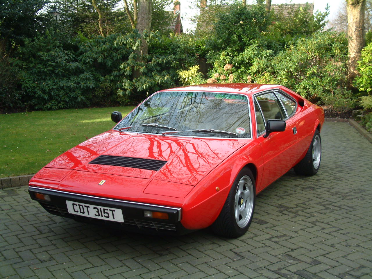 Ferrari Dino GT4 (208/308) 308 (255 Hp)